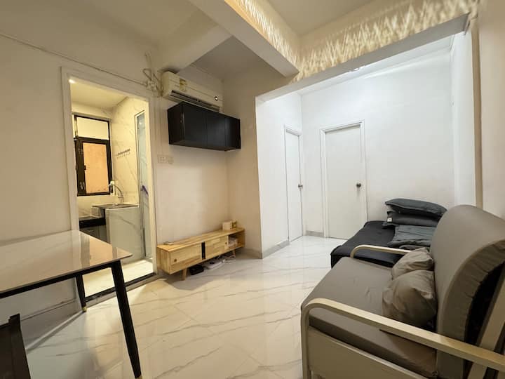 旺角東站附近地鐵口全新裝修 2個房一廳430呎 大房大廳 - Hongkong