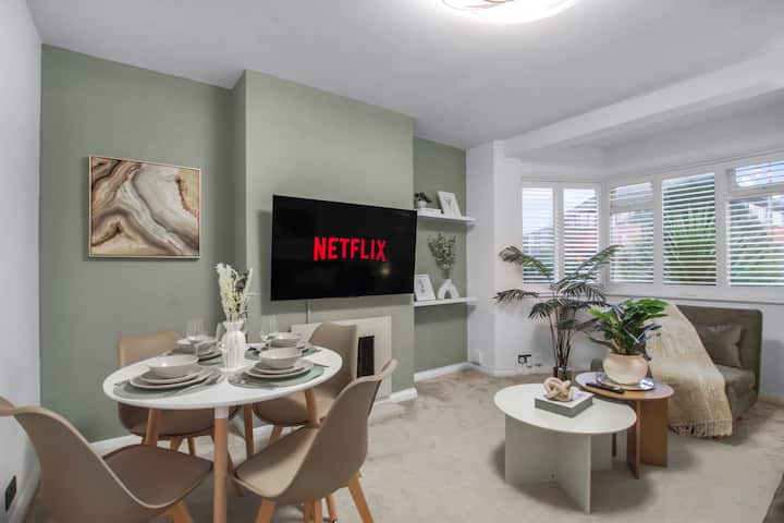 Cosy 2-bed Maisonette | Driveway Parking & Garden - Barnet