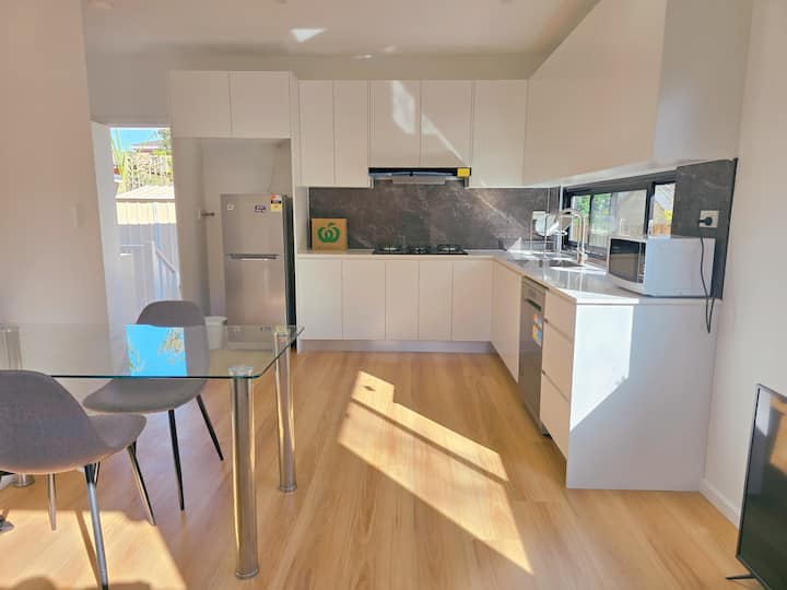 Premium Cottage In Burwood - Strathfield