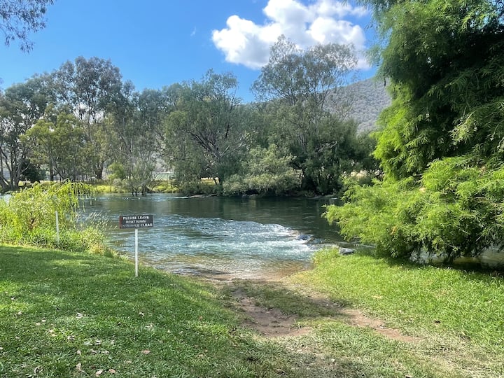 Cosy Cottage In Stunning Snowy Valley, Sleeps 7 - Tumut