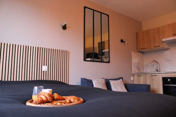 Studio Clim & Parking | 3 Min Thermes & Gare - Jonzac