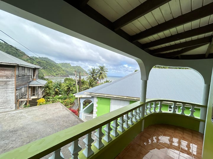 C's Sunrise Escape - Dominique