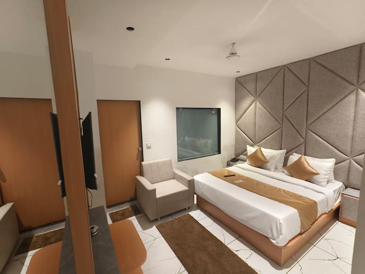 Best Ac Rooms Available In This Perticular Area - Ahmedabad