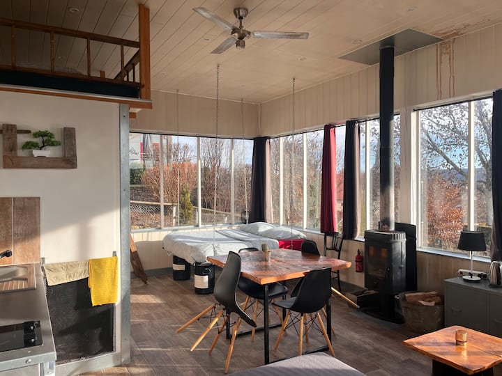 Séjour Insolite Dans Une Ancienne Serre Rénovée - Morteau