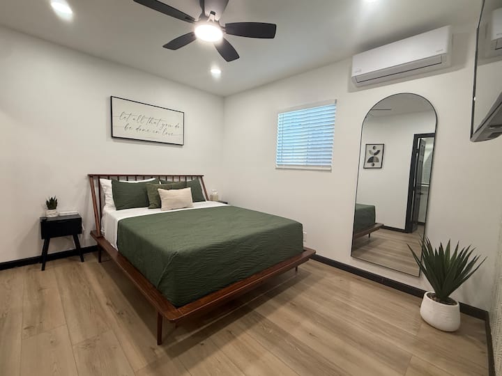 Comfy | Centrally Located | Spa-inspired - Compton, CA