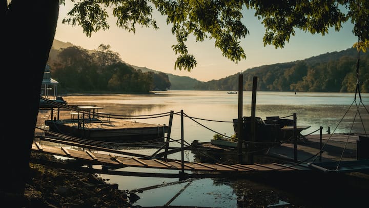 Moonrise + Marshmallow River Canyon Retreat - Signal Mountain, TN