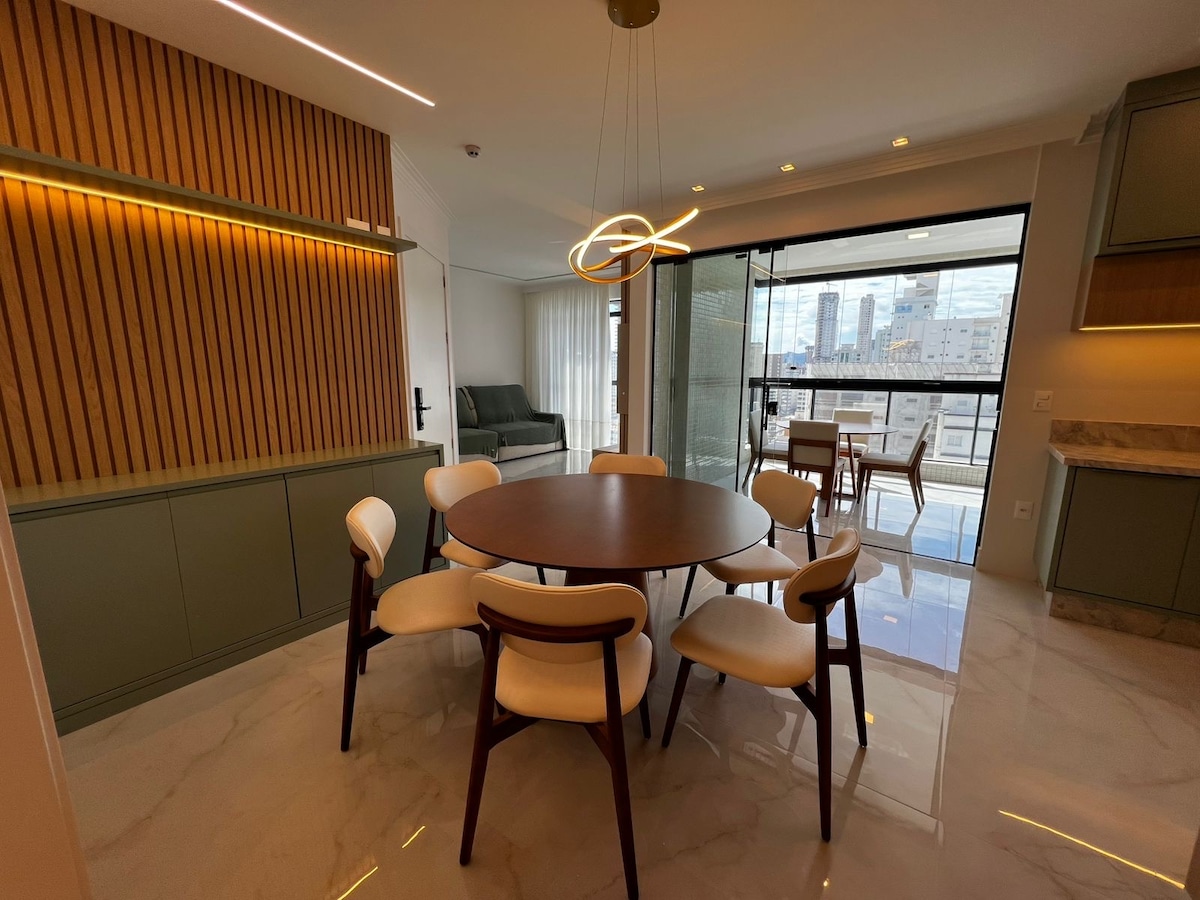 Haut de gamme, neuf, rue du McDonald's, près de la mer - Appartements à ...