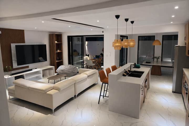 Casa Familiar Con Piscina Y Parque, Bávaro P. C. - Punta Cana