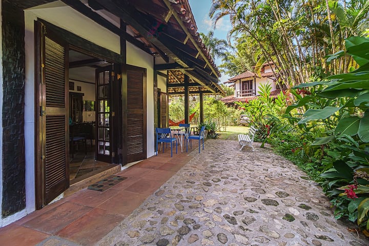 Ampla Casa Cond. Fechado C/ Piscina| Sahy E Baleia - Brazil