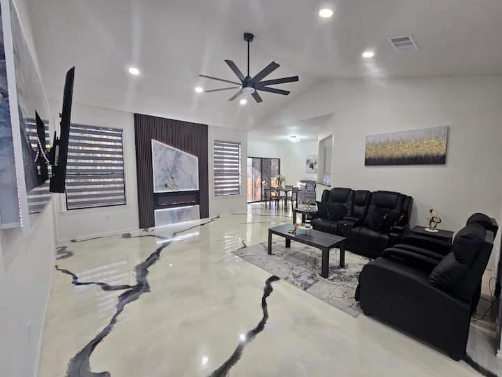 Modern Retreat Near The Domain | Renovated - Patio - Austin, TX