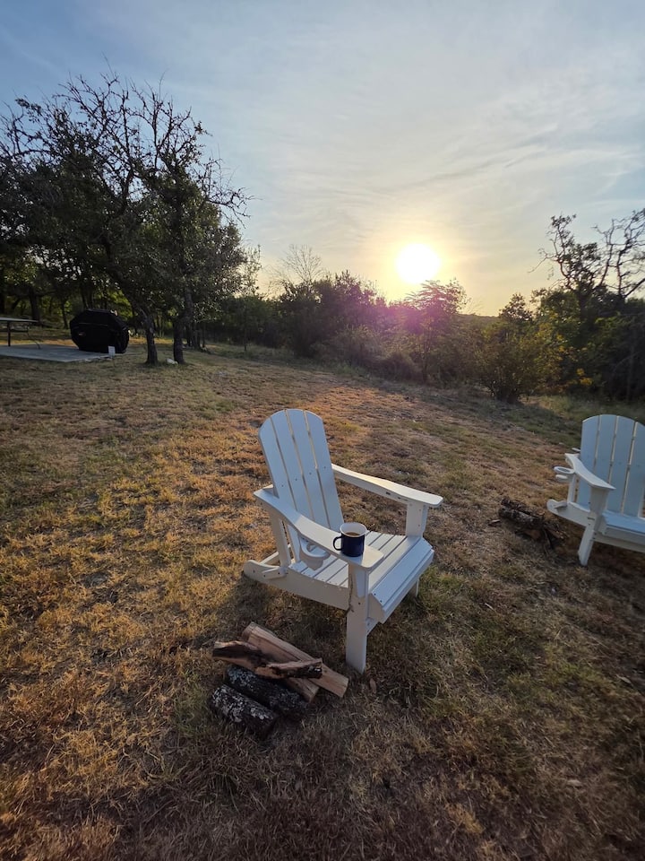 Country House : Walking Trails: Fire Pit: Wildlife - Lake Whitney, TX