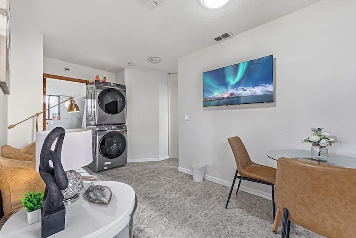 Private 2-bedroom Suite · Driveway Parking · Wifi - Fremont, CA