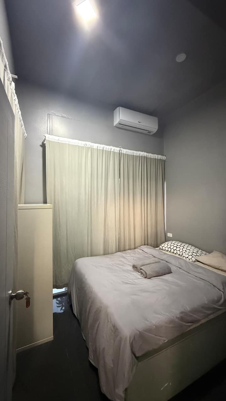 C2 | Private Double Room Shared Bathroom Patong - Patong Beach