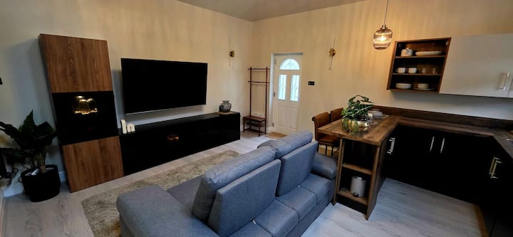 1 Bed Luxury Annex Apartment - Oldham