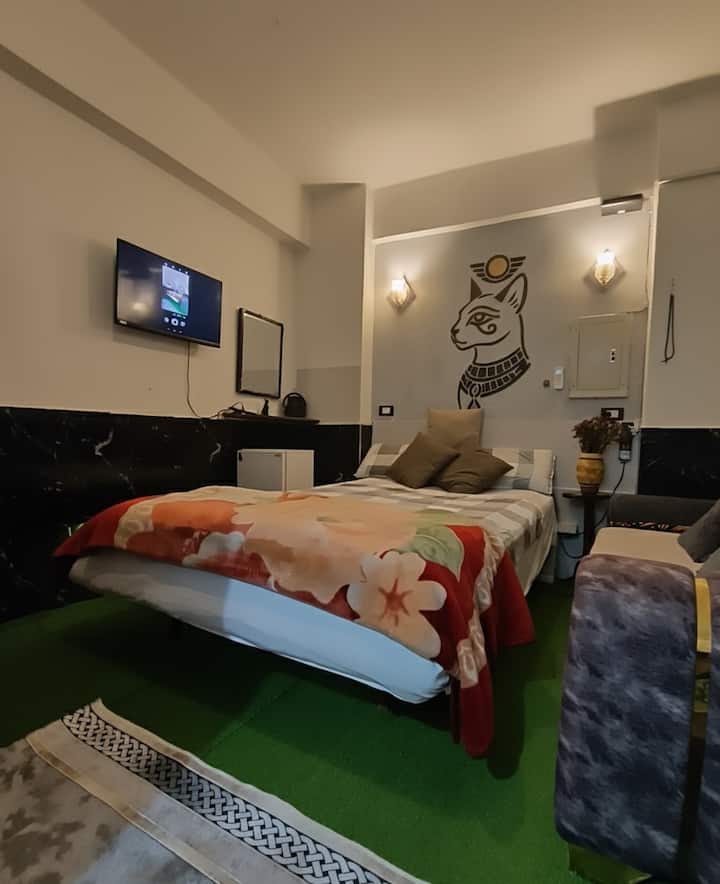 Bastet’s Glow: Artistic Studio In Zamalek - El Cairo