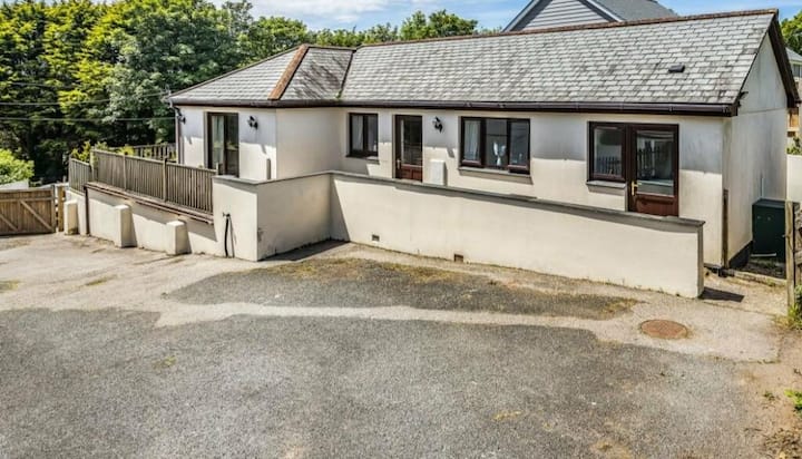 Detached One Bedroom Bungalow - Porthtowan