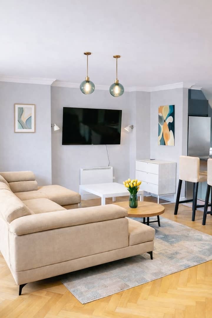 Modern City Centre Apt | Steps To Dublin Castle - Dublin