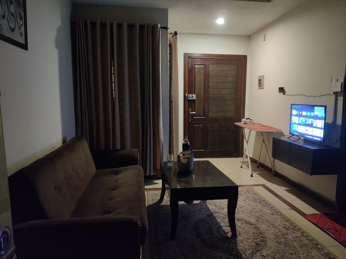 Cozy One Bed apt | Free Parking | AC | Netflix - Apartments for Rent in ...