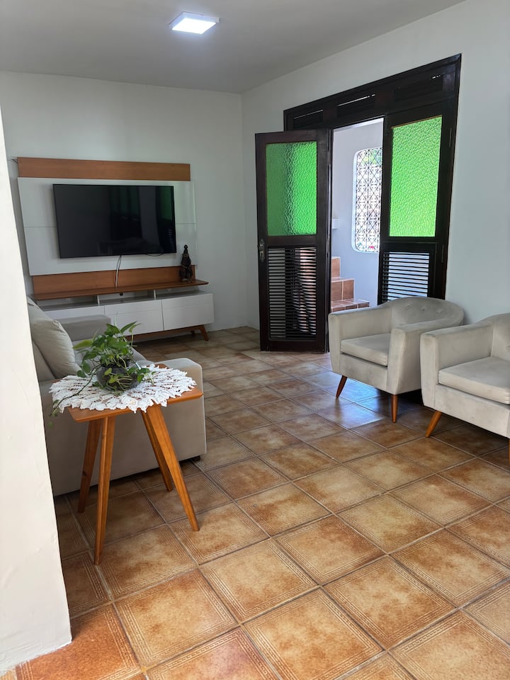 Aluga-se Casa Espaçosa – 3 Quartos - São Luís