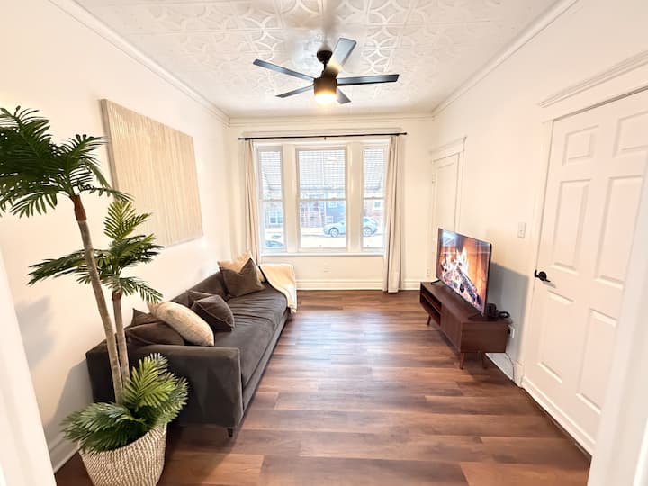 Easy Downtown Access From The Pilsen Haven - Englewood - Chicago