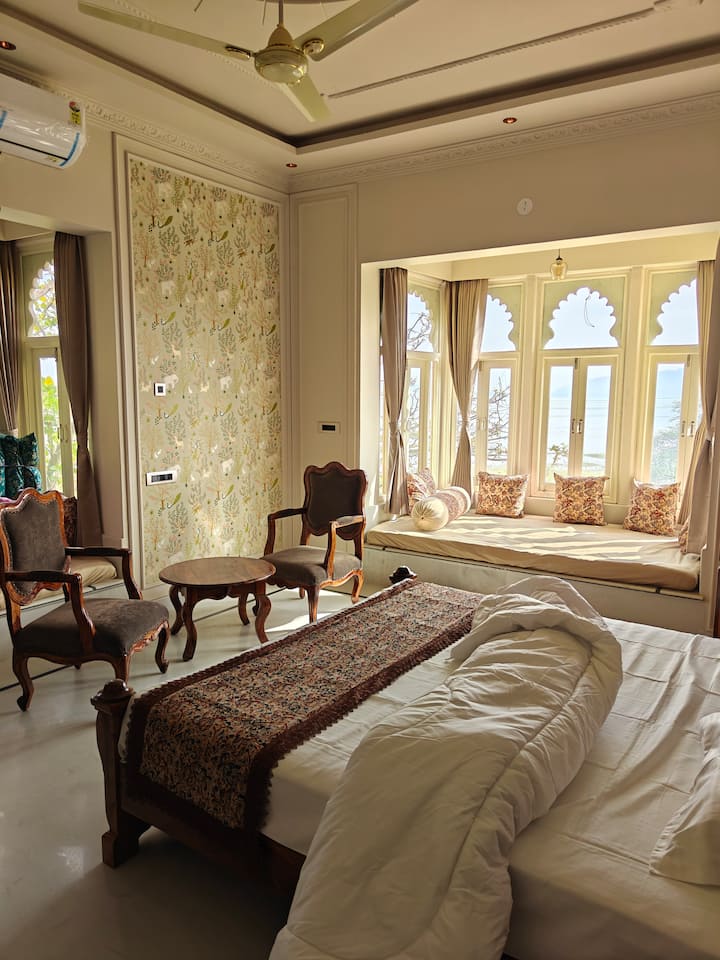 Pichola Lakeside Villa - Udaipur