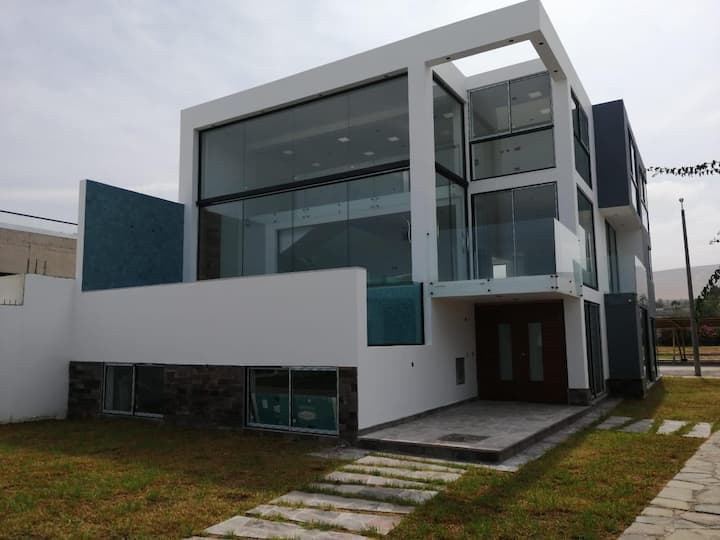 Preciosa Casa En Flamencos Mejia - Mollendo