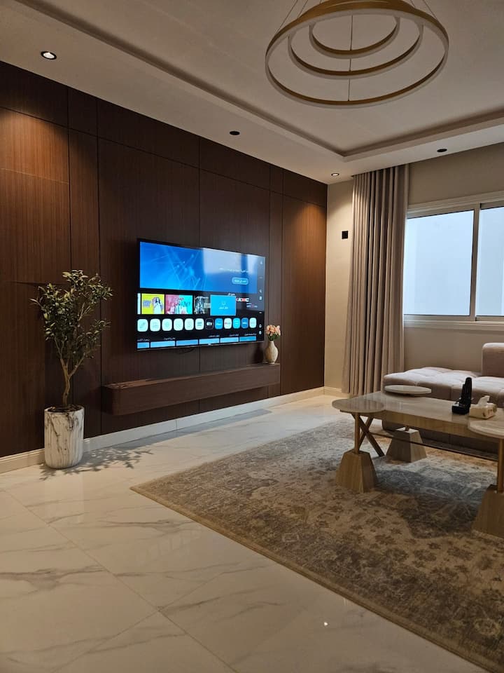 شقة بثلاث غرف نوم وصالة بشاشة 70 بوصة - Riad