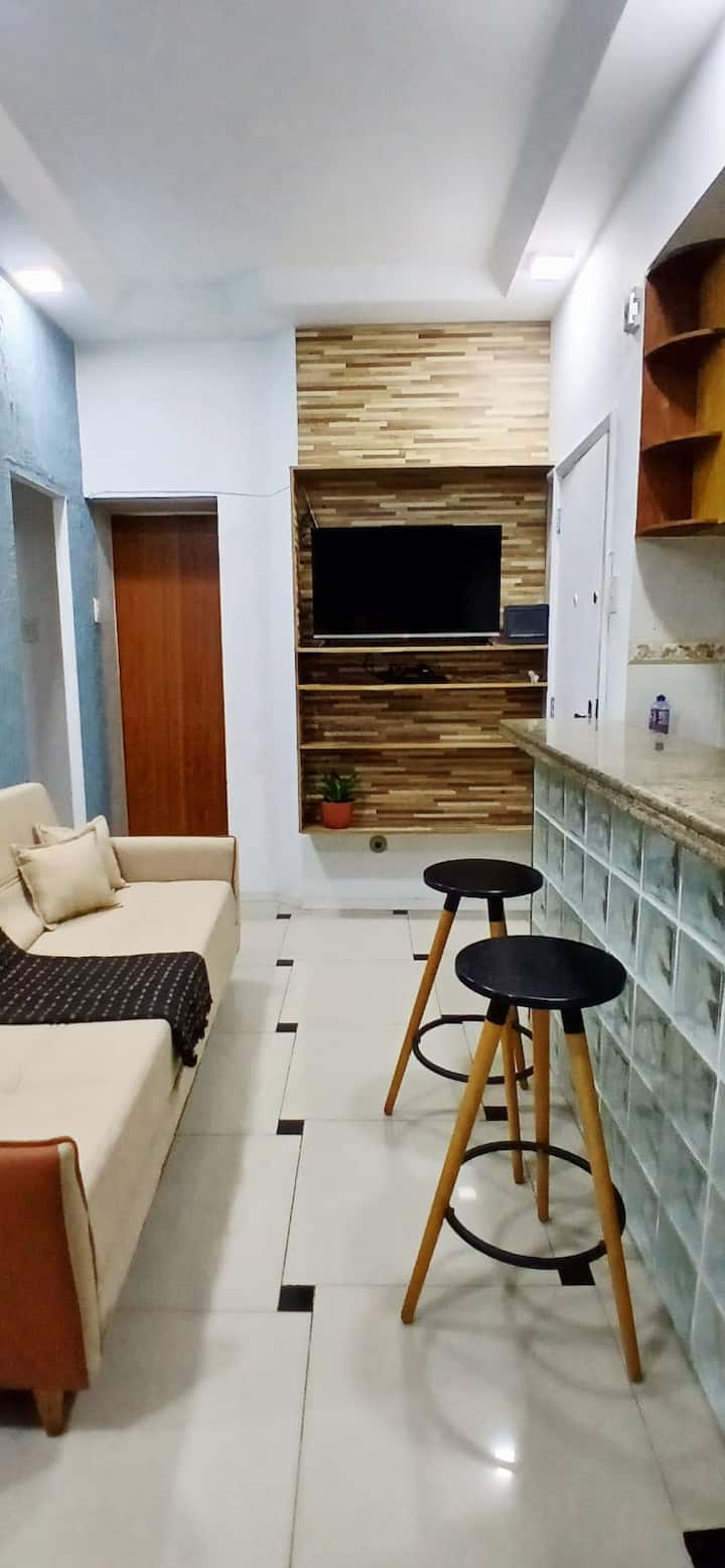 Posto 5,  Próximo Do Metrô, 300 Metros Da Praia - Rio de Janeiro
