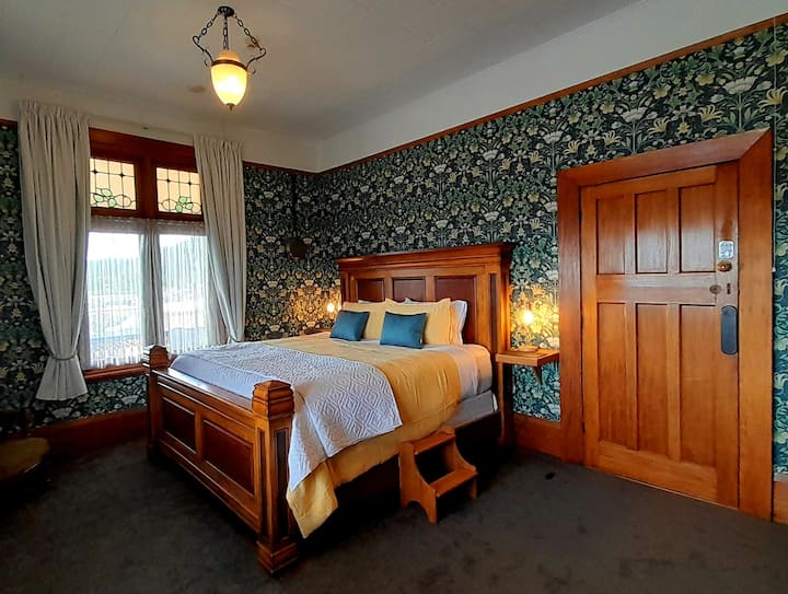 The Bohemian - Dandy - Greymouth