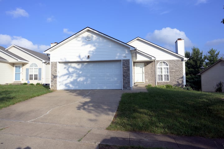 Family Home On A Quiet Cut-de-sac. - Lexington, KY