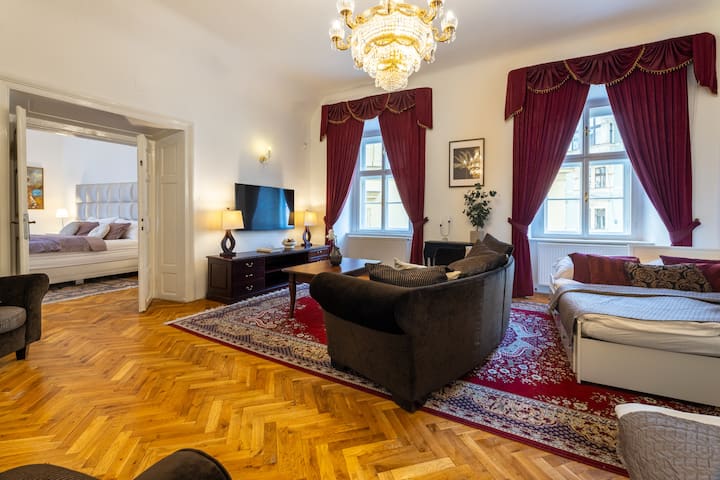 Beautiful Spacious Apartment Near Old Town Square - Prague