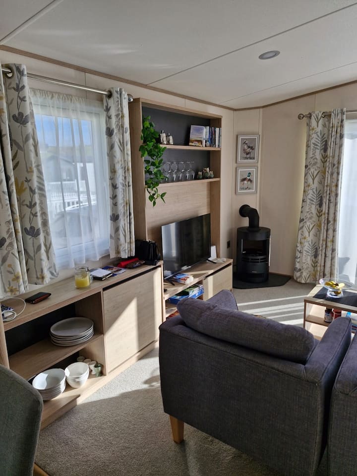 Seaside Lodge — Well Equipped Holiday Home - St Austell