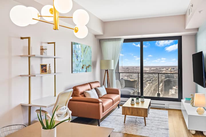 Turn-key Luxury Downtown Stay | Private Balcony - Montreal
