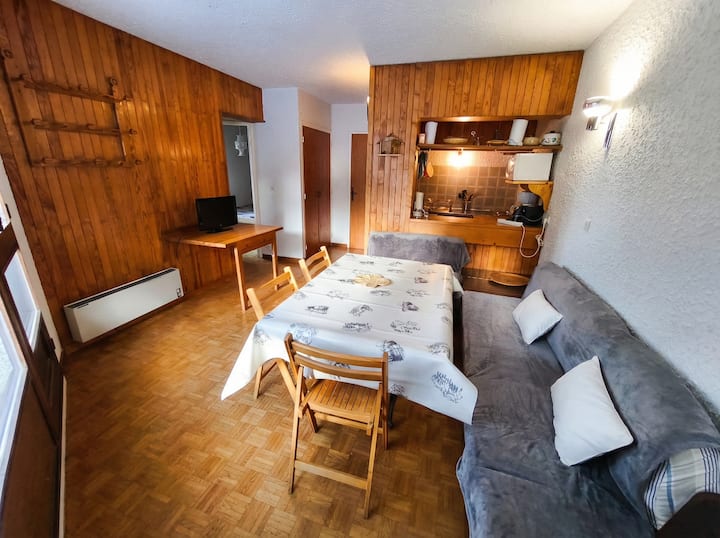 Accès Pistes & Tout ÉQuipé | Ambiance Chalet 70's - Les Orres