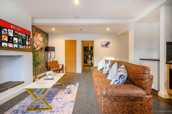 F611 - Welcoming & Attractive Stay. - Huddersfield