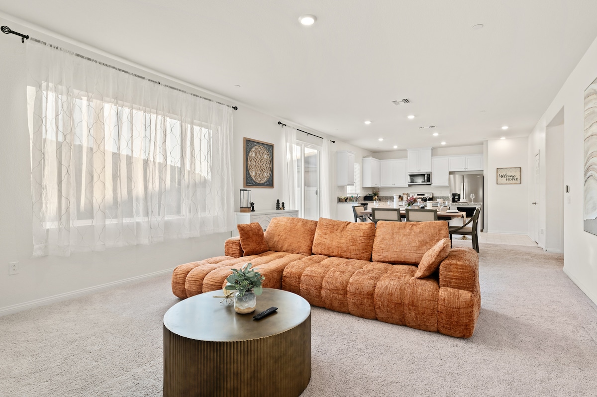 Cerca de UCR Casa grande de 6 habitaciones · 3 baños · 9 camas ...