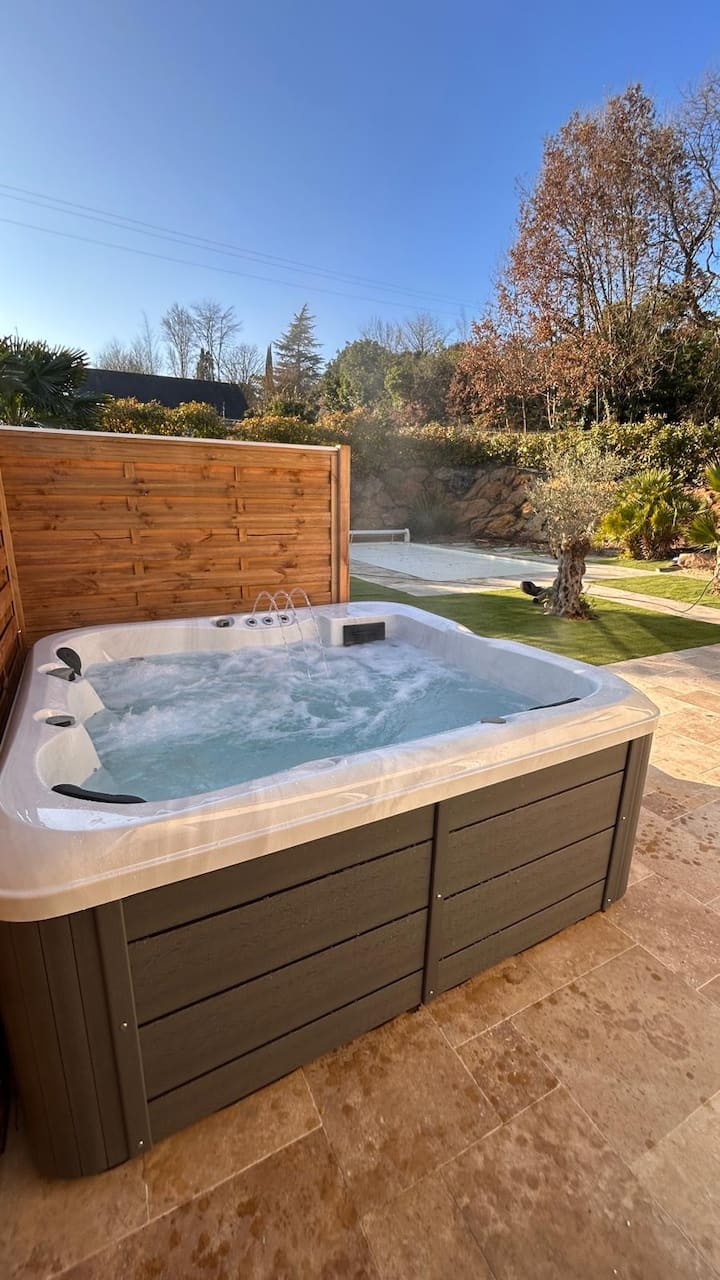 Maison 8/10 Personnes - Piscine Et Jacuzzi - Maine-et-Loire