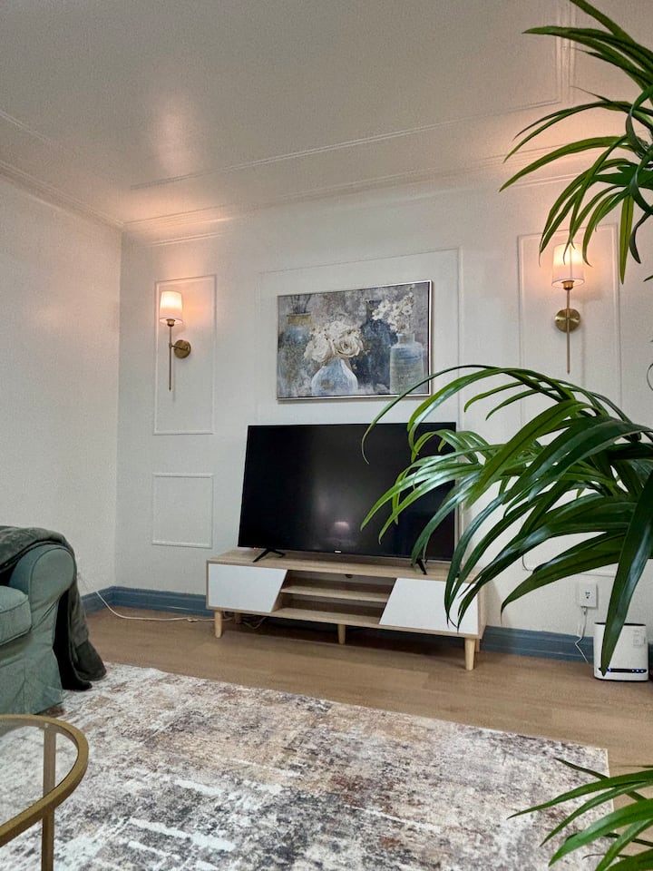 Stylish 4 Bedroom Home In The Heart Of Winnipeg. - Manitoba