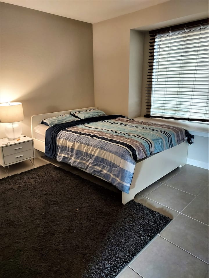 Modern Executive Suite: Wifi & Workspace 30+ Days - Las Vegas