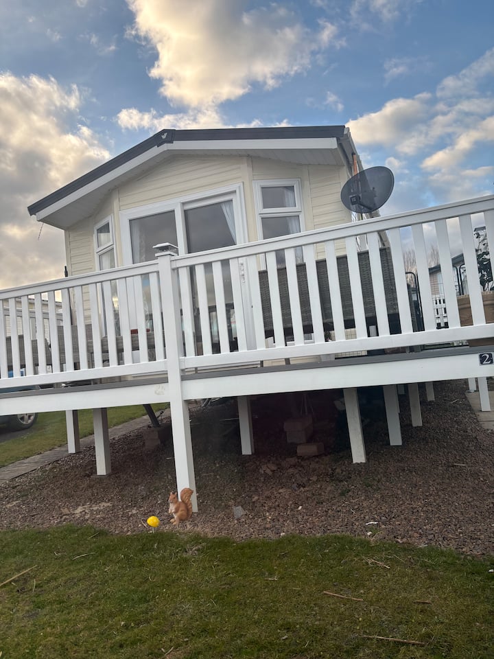 Static 3 Bedroom Caravan - Coldingham