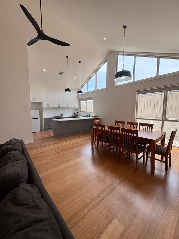 The Sternberg Retreat - Bendigo