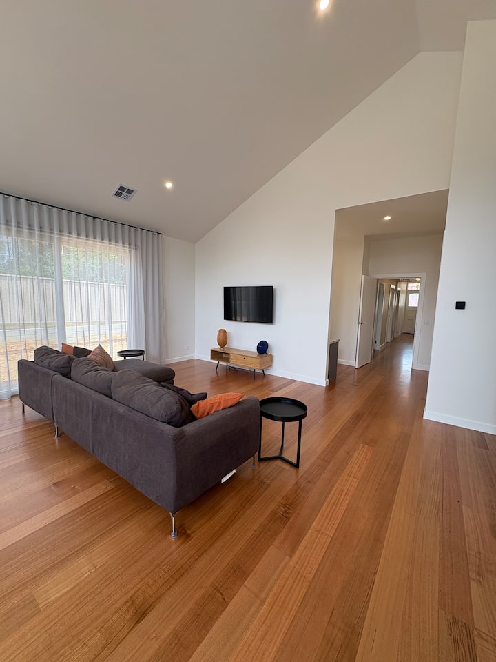 The Sternberg Retreat - Bendigo