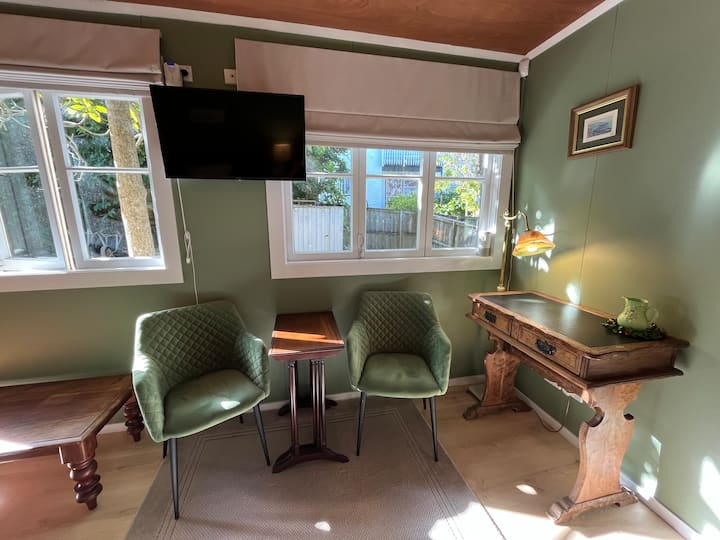 Dovecote Cottage.
Guest Suite With Comfort - Auckland