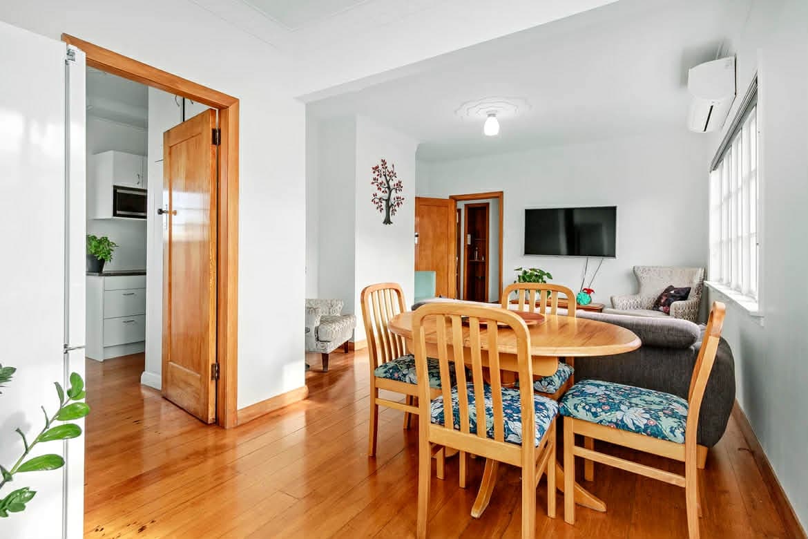 Victoria Street, Alicetown stay - Bus at Door Step - Houses for Rent in ...