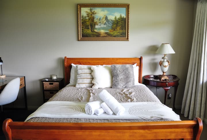 Parnwell Villa Apartment - The Tropical Oasis - Tauranga