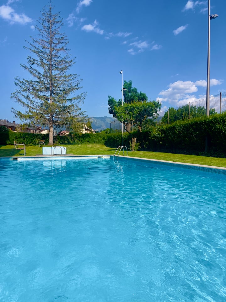 Llivia 2, Piscina, 8 Pax, 2 Baños Y Parquing - Llívia