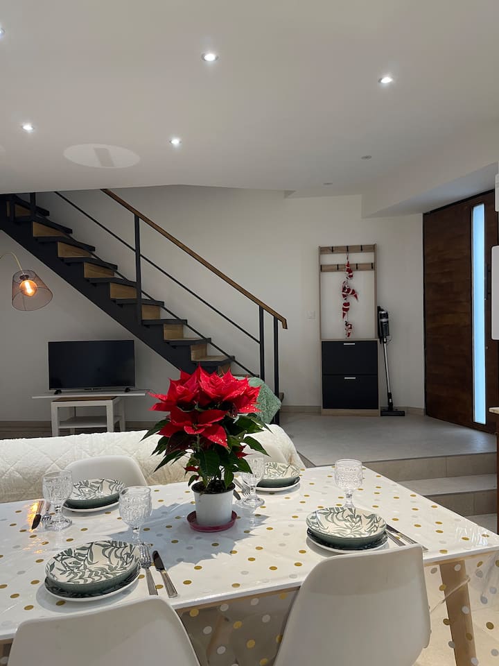 Elegant 2br Duplex In Jura Chalet Near Cern - Lélex