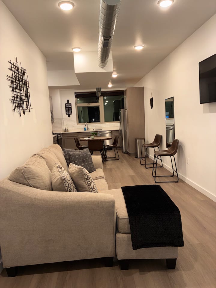 Beautiful Townhome Near Albuquerque Downtown! - Albuquerque, NM