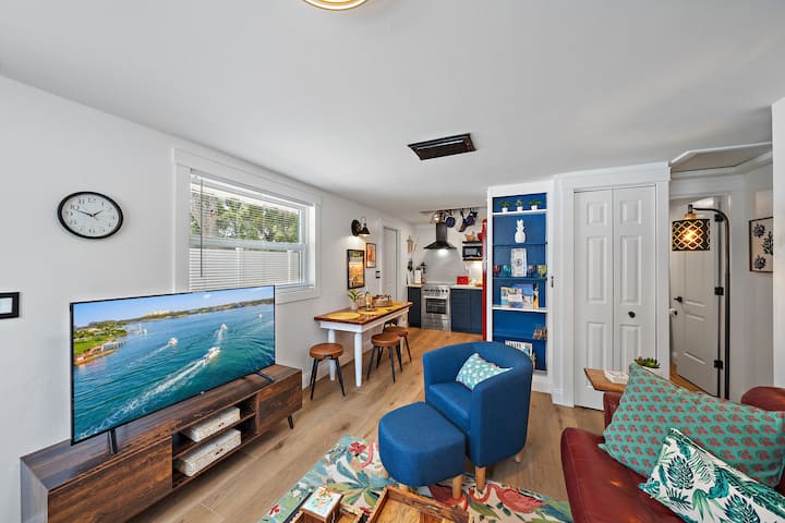 Vintage Sarasota Duplex | Near Downtown & Beaches - Sarasota, FL