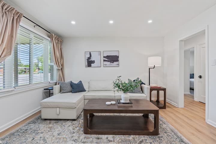 Minutes From Sugarhouse-elegant Gem W/parking Spot - Salt Lake City, UT